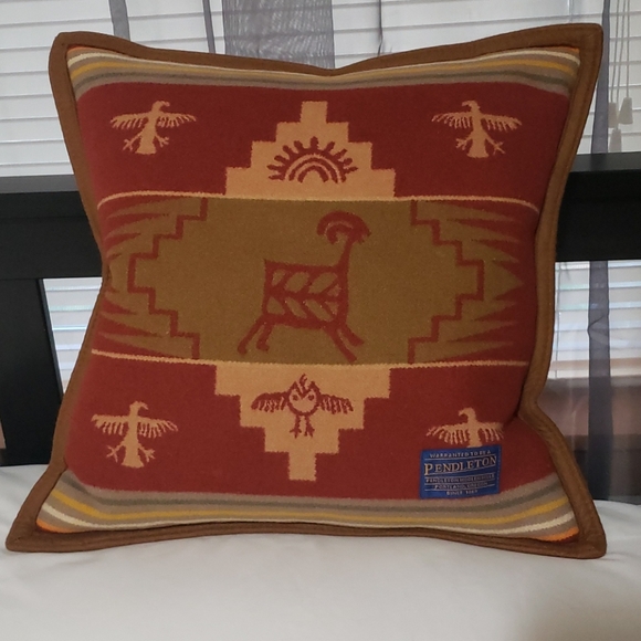 Pendleton | Accents | Pendleton Aztec Accent Pillow | Poshmark